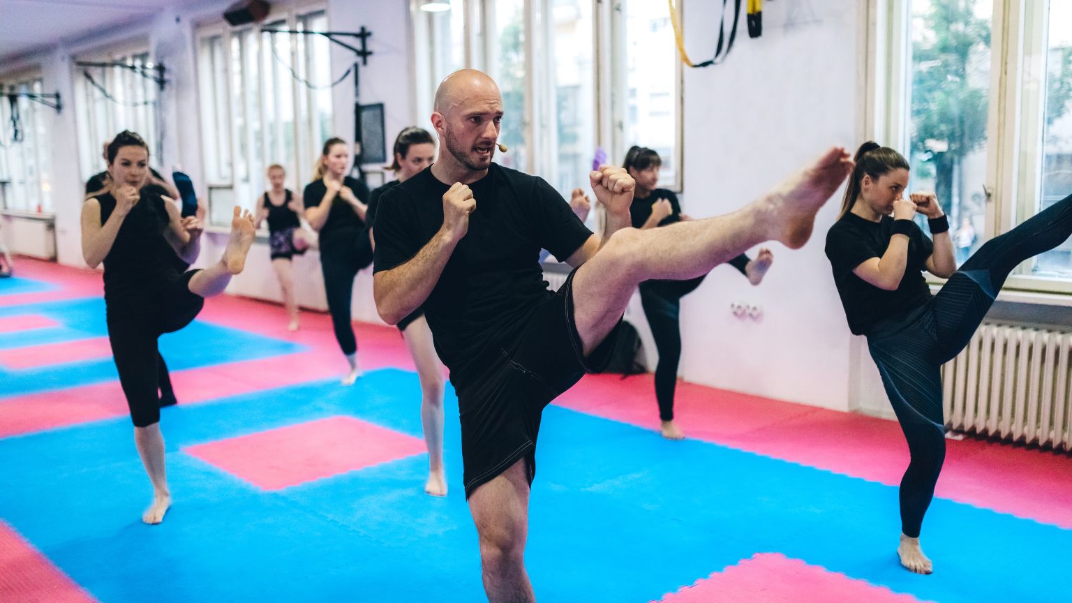 Entrenamiento de kickboxing para todos los niveles y objetivos